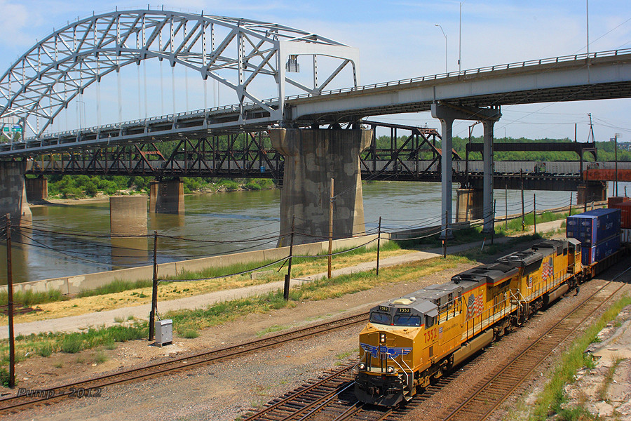 Westbound UP Intermodal Train